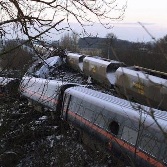 Selby train crash wreckage - Flashbak