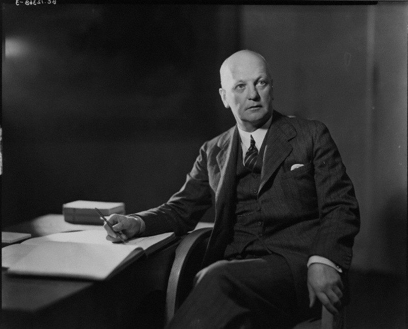 'The Cathedral of Electrons' - The Story of Battersea Power Station ...