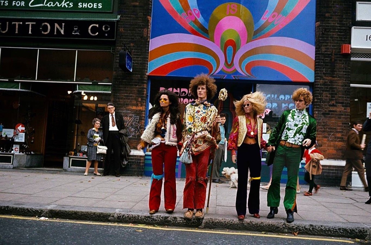 Psychedelic Fashion in London - October 1967 - Flashbak