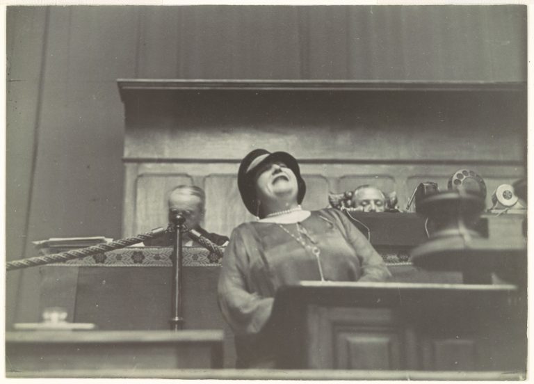 Photos From The King of the Indiscreet's Candid Camera - Flashbak