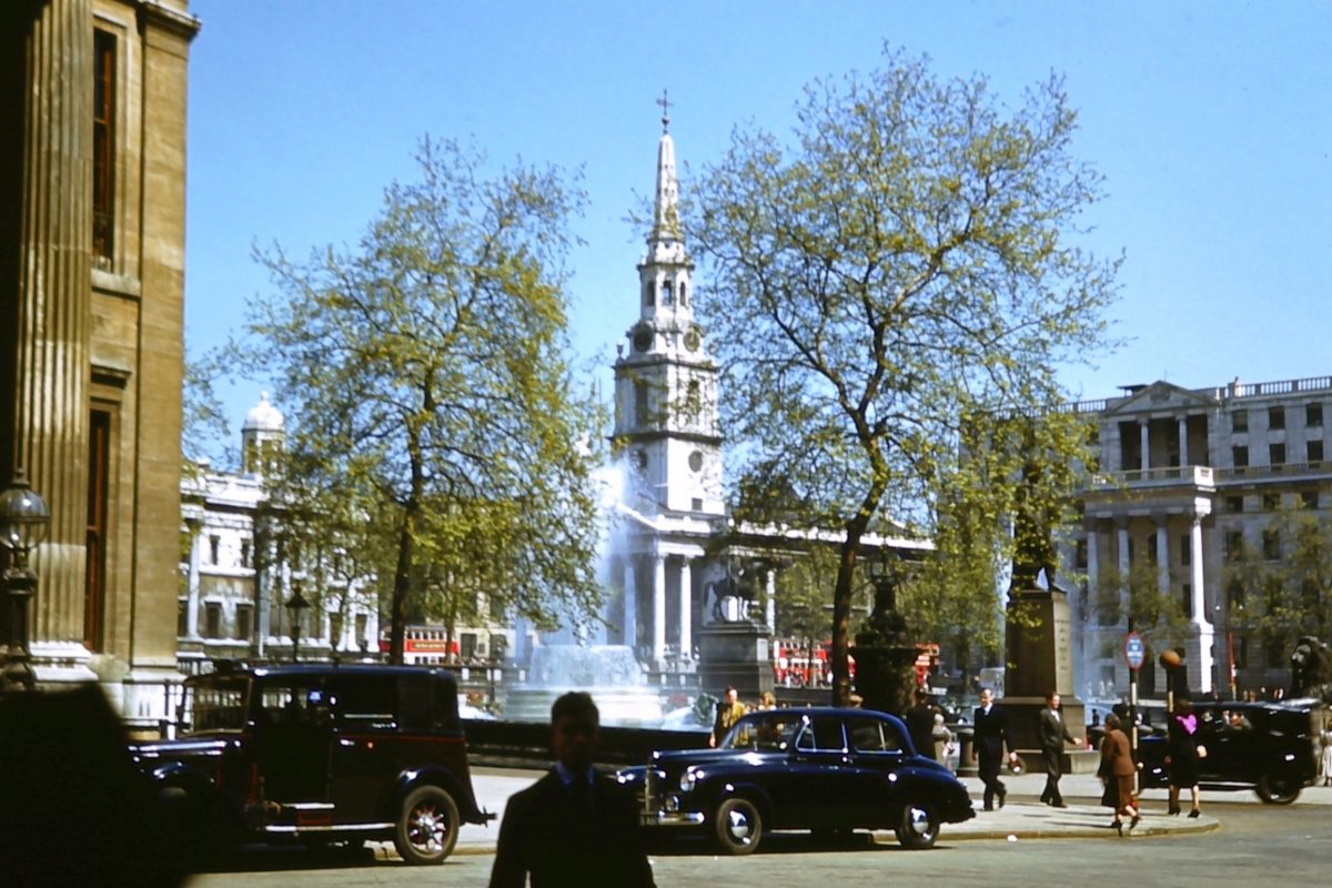 Colour Snapshots of London in the 1950s - Flashbak