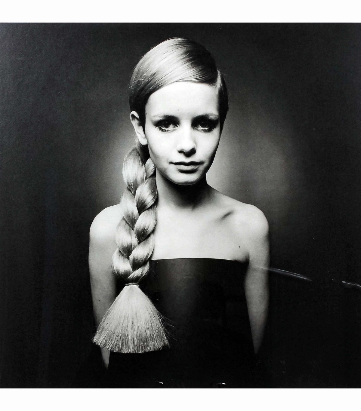 A Marvellous Collection of Photos of Dame Lesley Lawson aka Twiggy ...