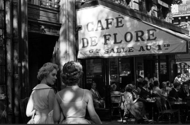 Photographs of the Famous Café de Flore in Paris - Flashbak