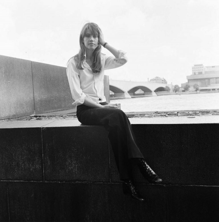 Photographs of Singer Françoise Hardy in London - Flashbak