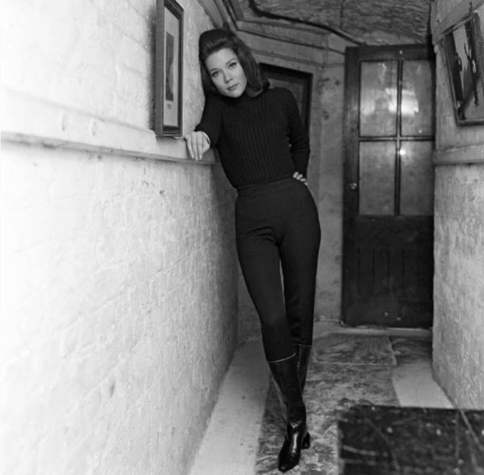 Photographs of the Wonderful Diana Rigg (20 July 1938 – 10 September ...