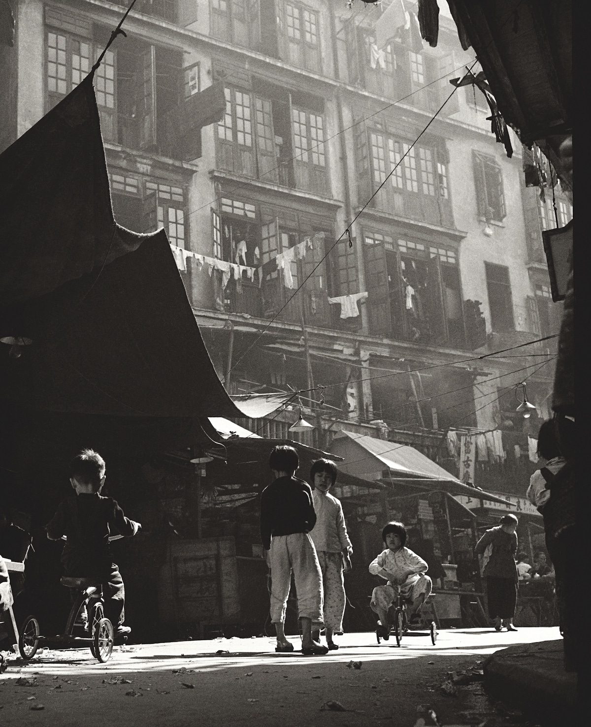 Sublime Street Photographs of Hong Kong in the 1950s and 1960s - Flashbak