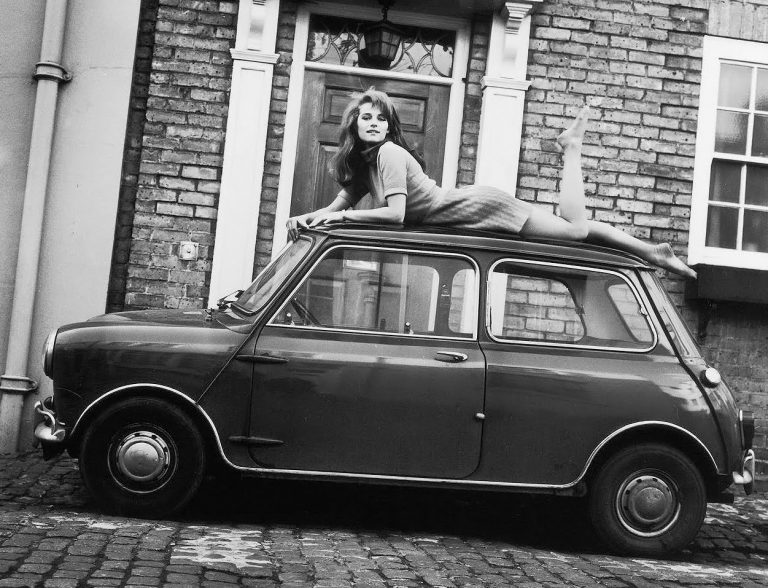 A Stunning Collection of Charlotte Rampling Photographs - Flashbak