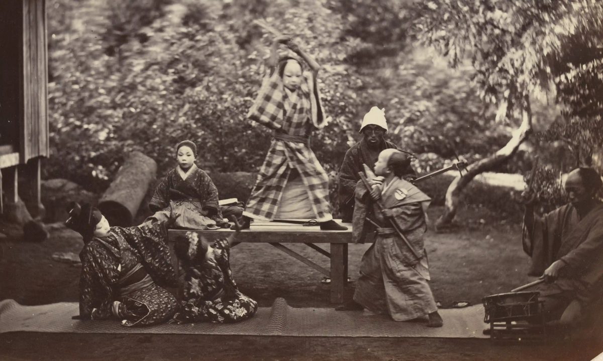A Westerner's Photographs of His Life in 1860s Japan - Flashbak