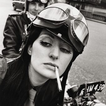 Live it to the hilt – Renee, Westminster Bridge, 1968 - Flashbak