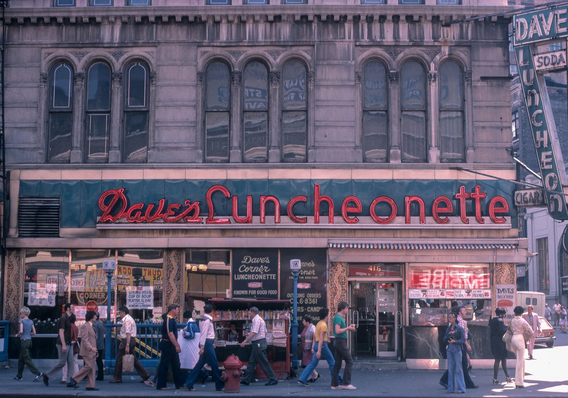 Street Shots of New York City in 1978 - Flashbak