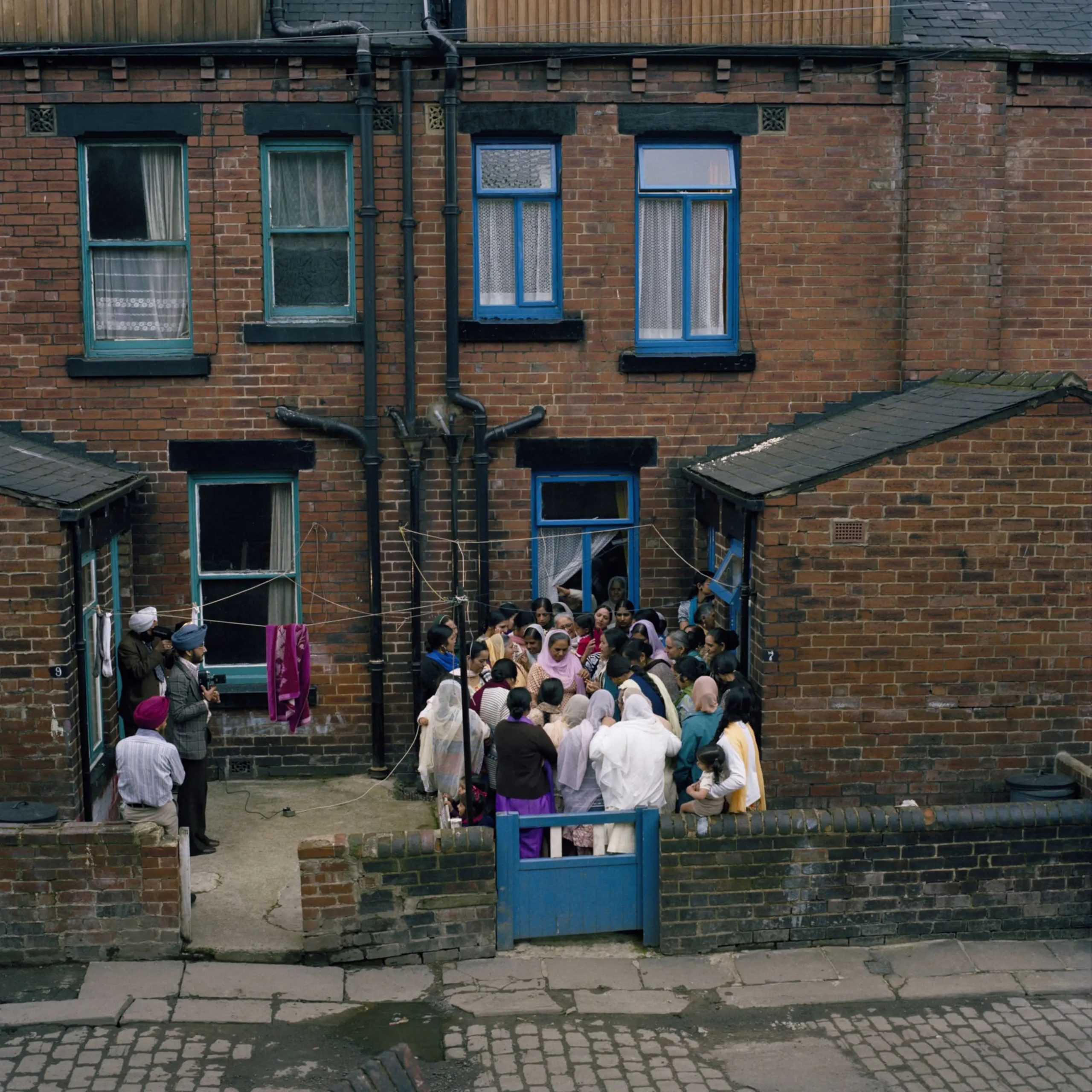 Strangely Familiar: Peter Mitchell Paints The Everyday In Colour Film ...