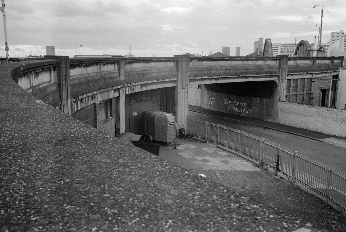 Graffiti, Woodgrange Rd, Forest Gate, Newham, 1991 a - Flashbak