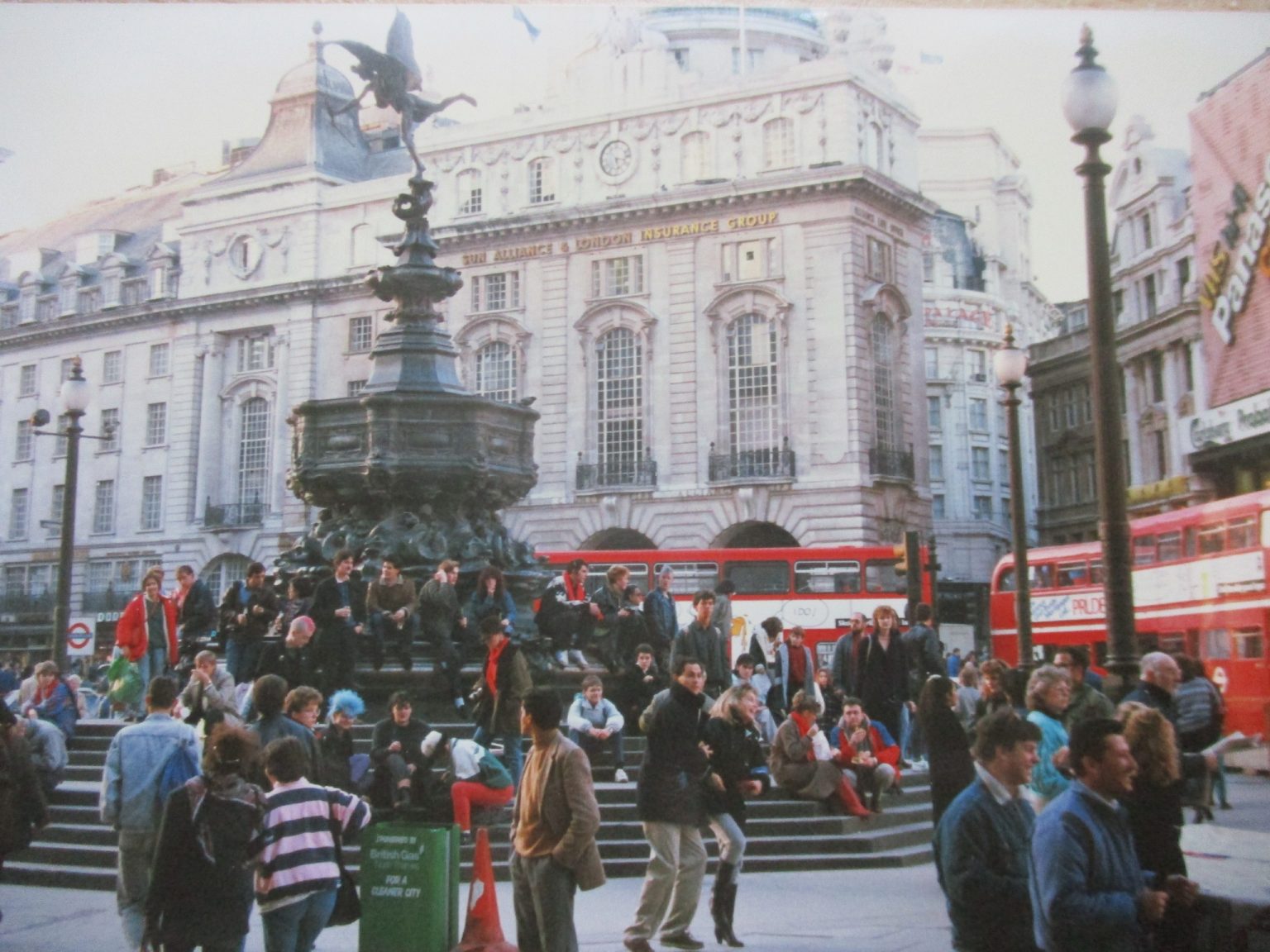 A Day Out in London on the 14th November 1987 - Flashbak