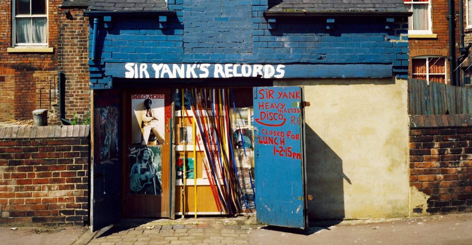 Strangely Familiar: Peter Mitchell Paints The Everyday In Colour Film ...
