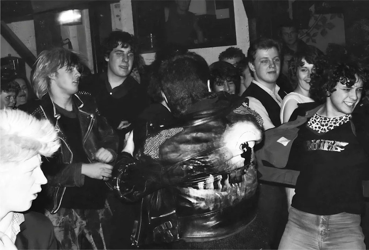Fans at a Damned gig, London, 1978 - Flashbak