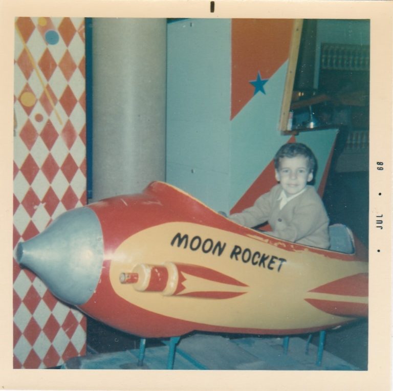 Living Color: Strange Square Snapshots - Flashbak