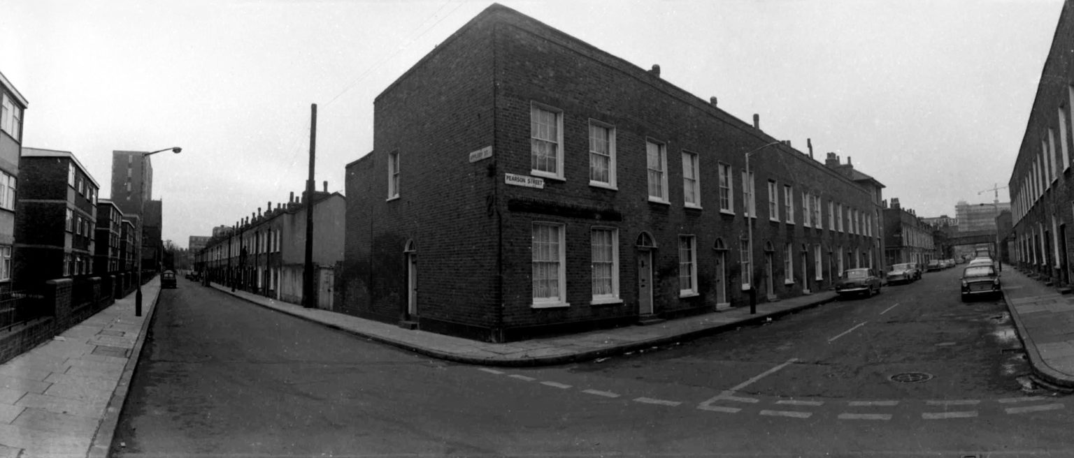 East London 1960s panoramas-11 - Flashbak