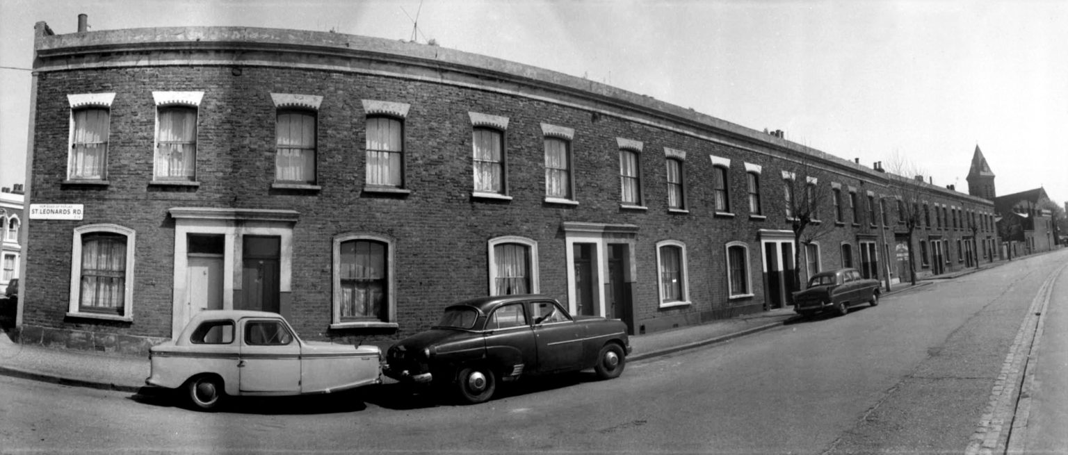 East London 1960s panoramas-6 - Flashbak