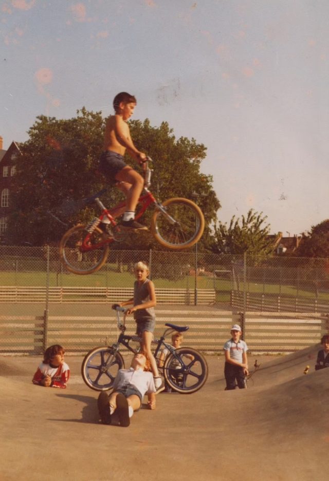 Snapshots of Kids Bike Jumping in the 1970s - Flashbak