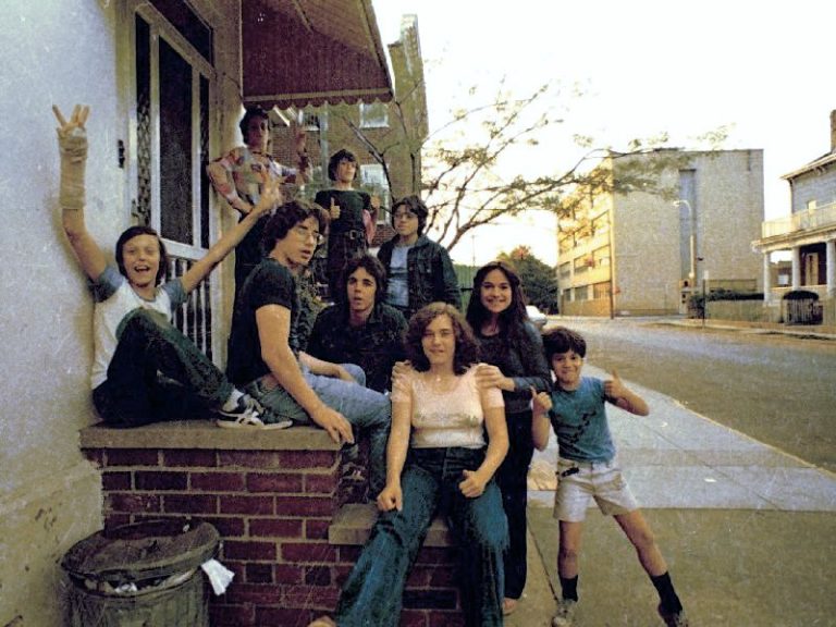 Brooklyn Stoop 1976 70s Vamping The Fonz - Flashbak