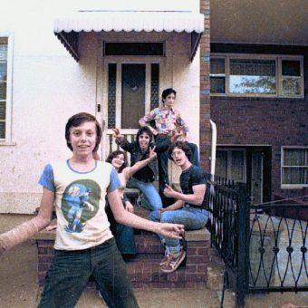 Brooklyn Stoop in 1976 Boro Park - Flashbak