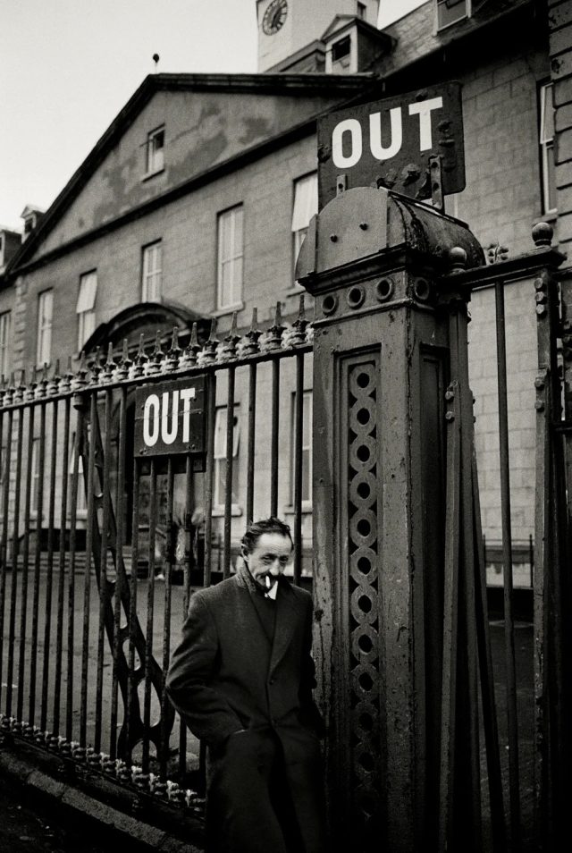 Dublin in 1991: Photographing The Feeling Of A City On The Edge - Flashbak