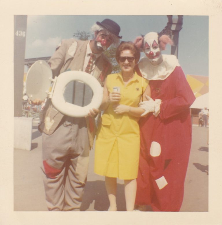 Let's Hear It For The Toilet Paper: 25 Vintage Snapshots of People And ...
