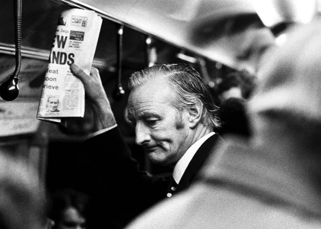Rush Hour On The London Underground, 1973 - Flashbak