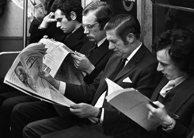 Rush Hour On The London Underground, 1973 - Flashbak