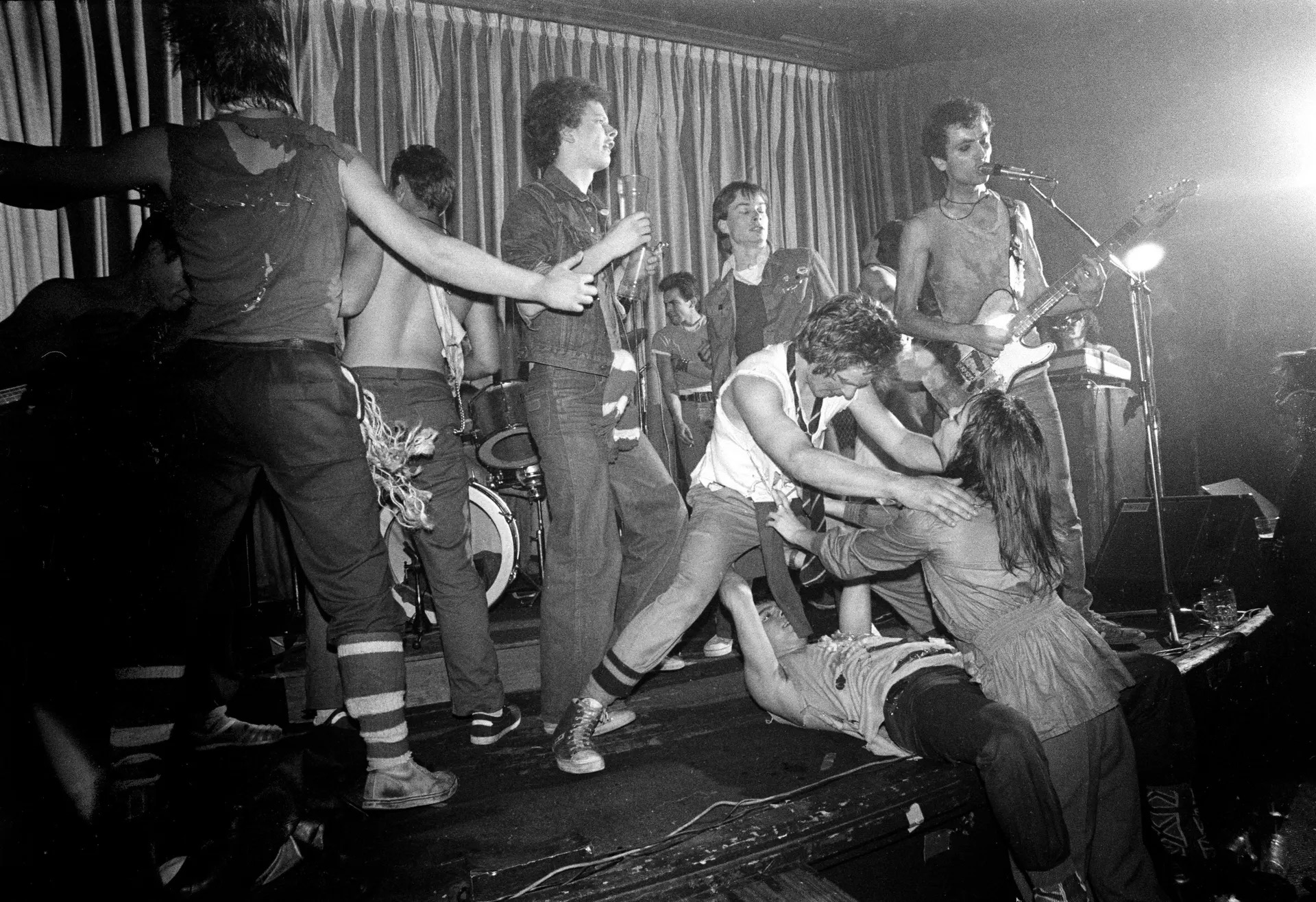 The Stranglers Present The Colour Black And Other Worlds, 1982 - Flashbak
