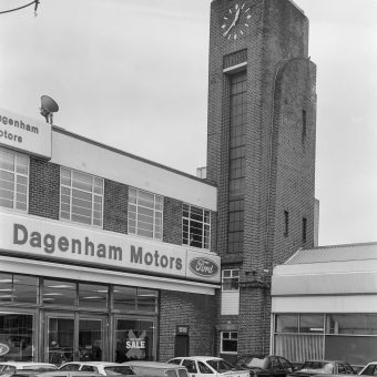 Dagenham Motors, New Road, Dagenham, Barking & Dagenham, 1993, 93-11i ...