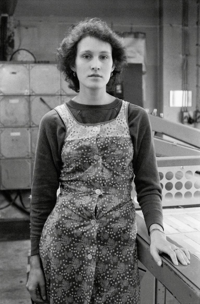 Helga Paris: Women at Work - The 'Unforeseen Beauty' of East German Factory Workers In 1984 ...