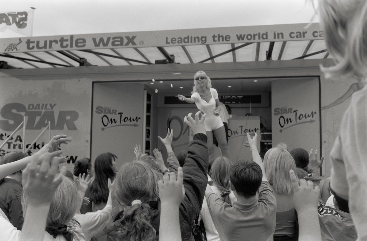 A Spot Of Business And Walk Around Dagenham In The Early 1990s - Flashbak