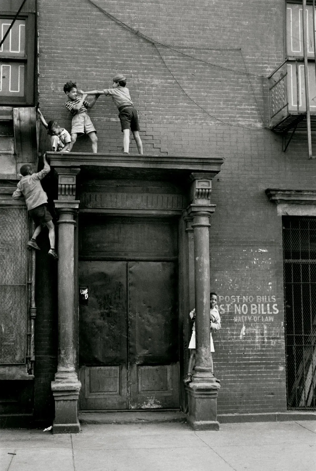 Helen Levitt NYC-52 - Flashbak