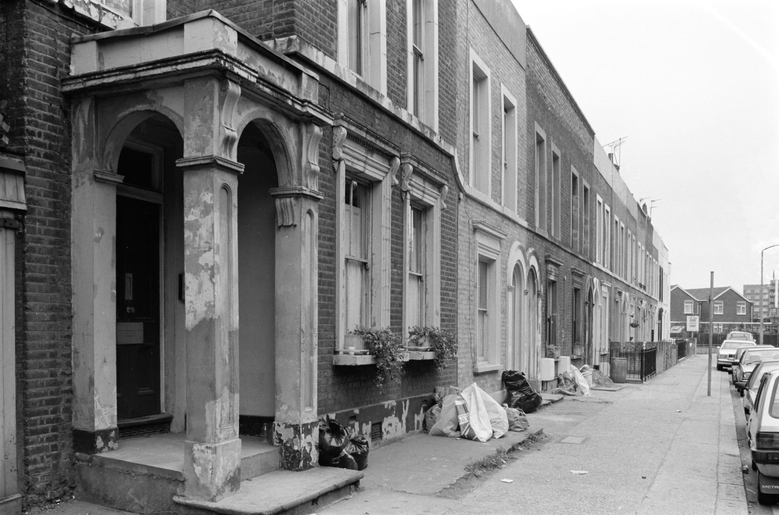 A Walk Around Old Ford, East London, In The Late 20th Century - Flashbak