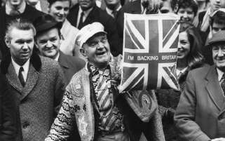 backing_britain1 - Flashbak